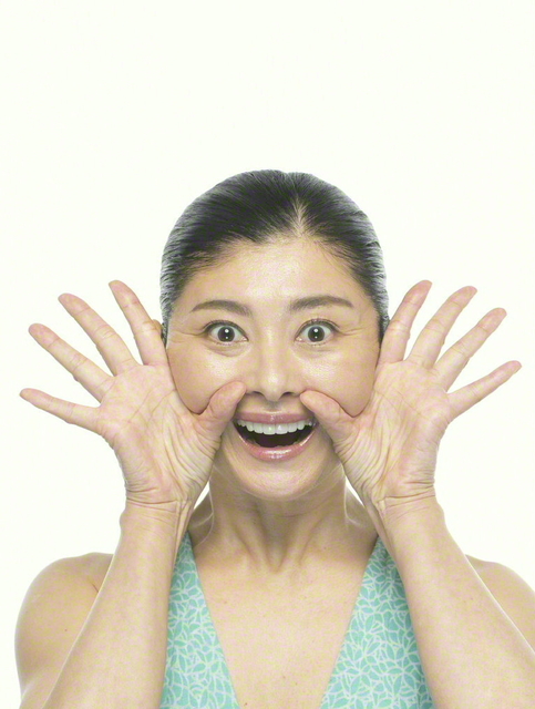〈ライフスタイル〉 顔の筋肉を動かして イキイキ表情に！